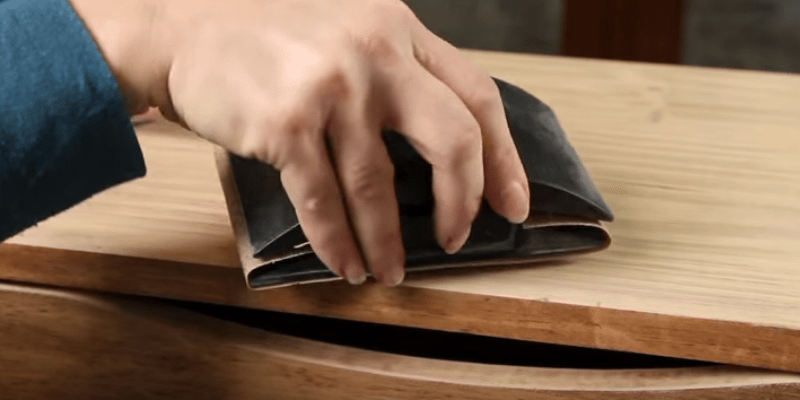 Comment poncer un meuble en bois ? - Cdiscount