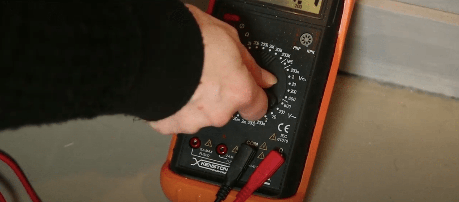 Comment utiliser un multimètre ou un testeur électrique ? - Cdiscount