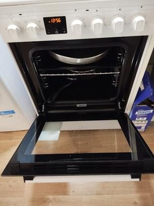 Cuisinière vitrocéramique CONTINENTAL EDISON CECV50FCB - 4 feux - L49,8 ...