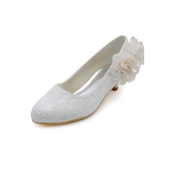 Chaussure mariage petit talon en dentelle blanche avec deux grandes ...