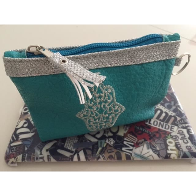 Petite trousse verte à maquillage ,trousse à bille , porte monnaie ...