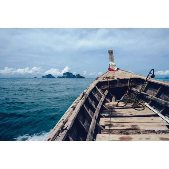 Poster Affiche Barque Traditionnelle Thaïlandaise en Mer Aventure Pêche ...