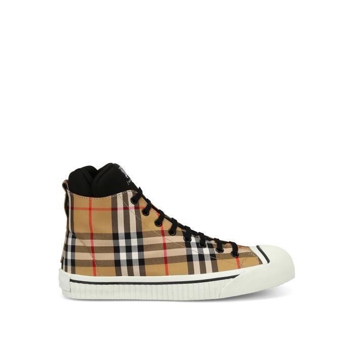 radeau physiquement être nerveux burberry homme logo Hilarant Reine la perspective