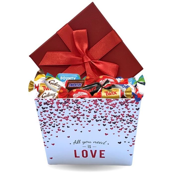 Boite carrée cœur et son assortiment de 50 chocolats Célébrations ...