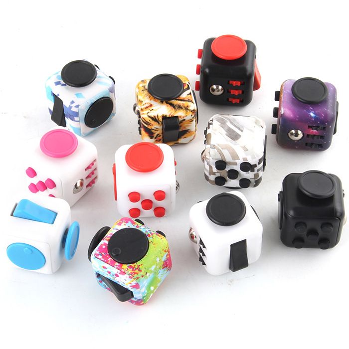 Jouet anti-stress - KZQ - Rubik's Cube - Rotation infinie - Matériaux ...