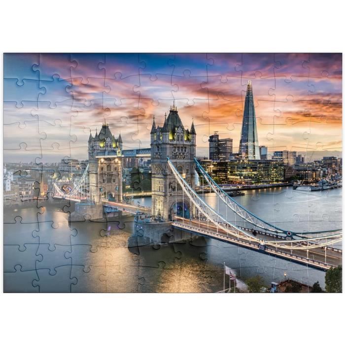Tower Bridge Et Skyline De Londres, Royaume-Uni, Peu Après Le Coucher ...