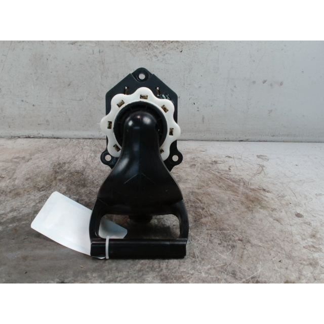 TREUIL DE JANTES - ROUE DE SECOURS RENAULT CLIO III 2010- 7701209284 ...