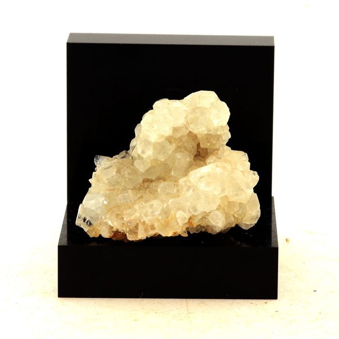 Pierres et Minéraux. Calcite ""Diamant"". 95.5 ct. Gave de Pau ...
