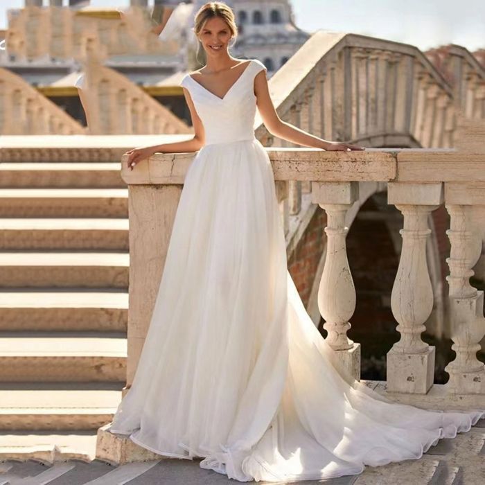 Robe de mariée col V Sans manches Simple Satin Bohème A-Line Robe de ...