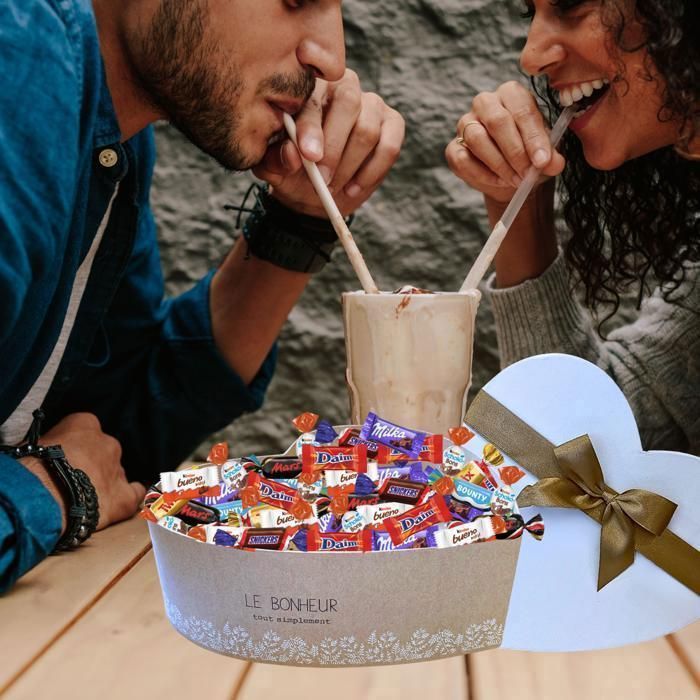Coffret Cœur garni de 80 chocolats Célébrations, Kinder, Milka, Daim ...