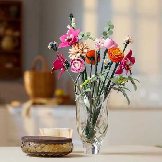 LEGO Botanique 10342 Le joli bouquet de fleurs roses - Set de ...