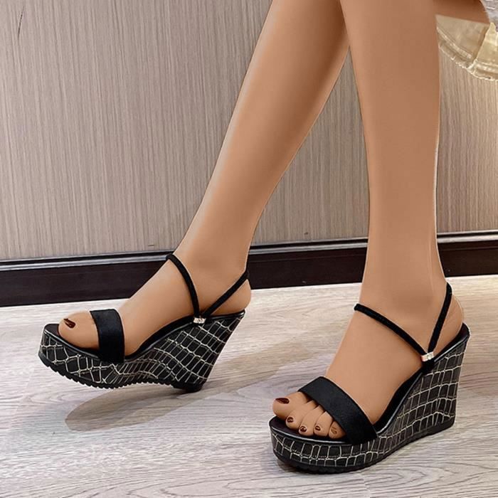 Des sandales Sasaquoy Sandales compensées à plateforme pour femmes ...