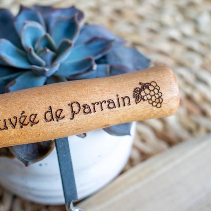 Cadeau Parrain Tire-bouchon en bois - idée annonce parrain original et ...