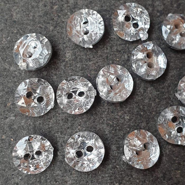 Lot de 50 petits boutons ronds à coudre en acrylique transparent à ...