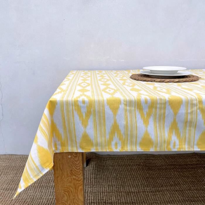 Nappe De Table - En Tissu, Rectangulaires, Carrées - Linge De Table ...