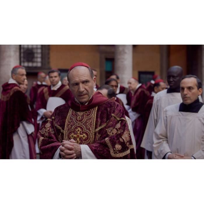Conclave DVD - Film sur le Vatican avec Ralph Fiennes et Stanley Tucci ...