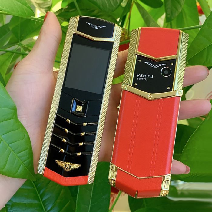 V9 2G Feature Phone 1,77 pouces Caméra unique 300 000 pixels Double SIM ...