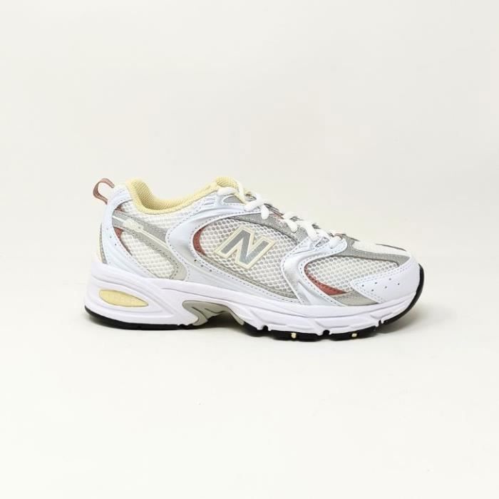 Basket New Balance MR530 Blanc - Femme - Lacets - Plat - Cuir Blanc ...