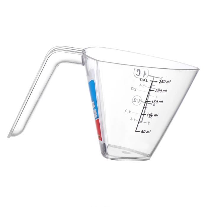 Gradues à mesurer les tasses avec un pichet Handles Maison Triangle Jug ...