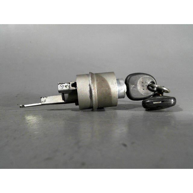 PIECES AUTO D'OCCASION - 819102B200 - ANTIVOL - ANTIVOL DE LIQUIDE DE ...