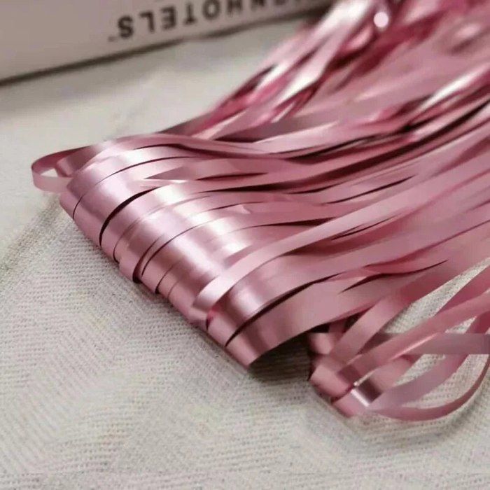 Banderole - bannière,Rideau à franges en feuille métallique or et ...