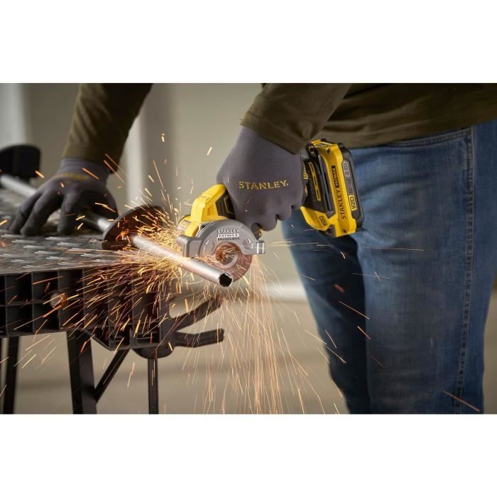 Mini scie circulaire sans fil - 18V - STANLEY FATMAX V20 - SFMCM300B-XJ ...
