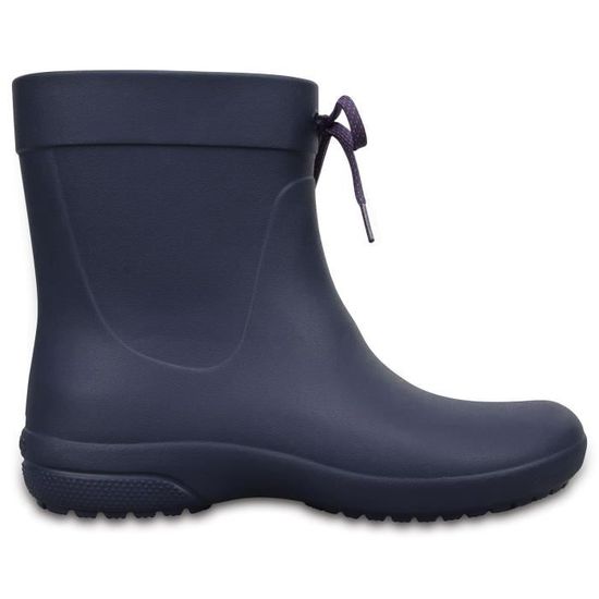 Crocs Freesail Shorty RainBoot. La botte en caoutchouc chic. Navy ...
