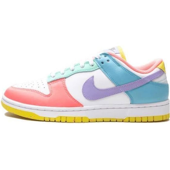 Basket SB Dunks Low SE Easter - Nike - Homme et Femme - Lacets - Or Or ...