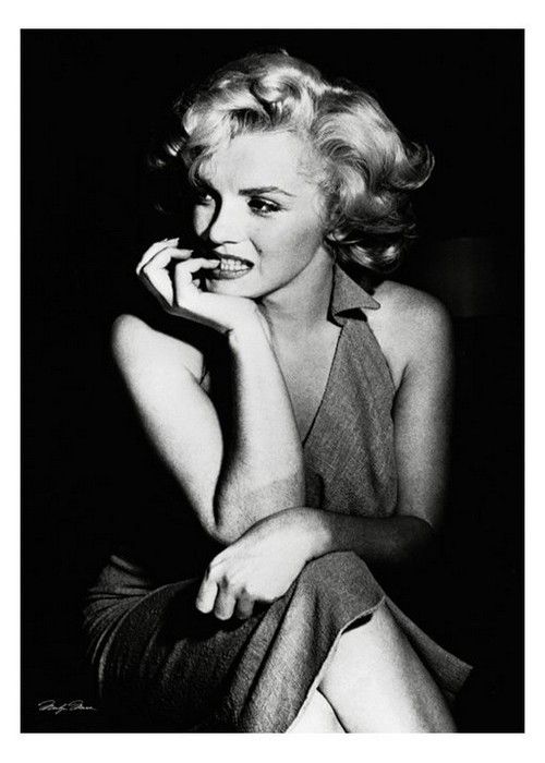 Marilyn MONROE - Sitting - 61x91,5cm - Affiche / Poster - Cdiscount Maison