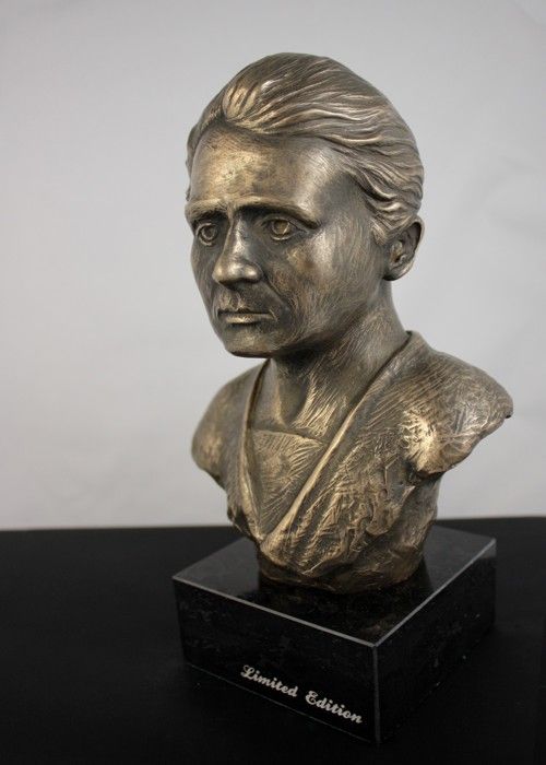 Maria Skłodowska-Curie - buste en marbre, statuette d'une personne ...