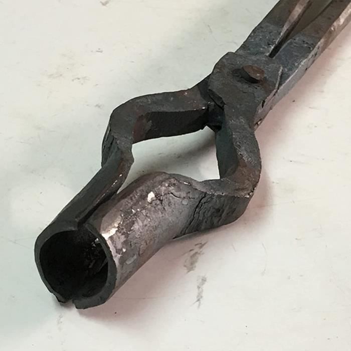 Pince de forge Tenailles de forge à nez rond pour la fabrication de ...