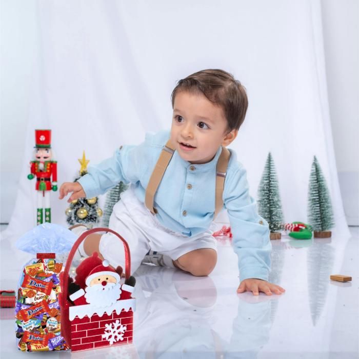 Panier Noël garni de 60 chocolats Kinder, Milka, Daim, Célébrations ...