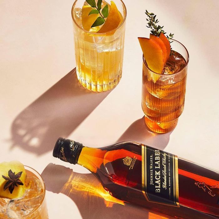 JOHNNIE WALKER Blended Scotch - Whisky Black Label 12YO - 40,0 % Vol ...
